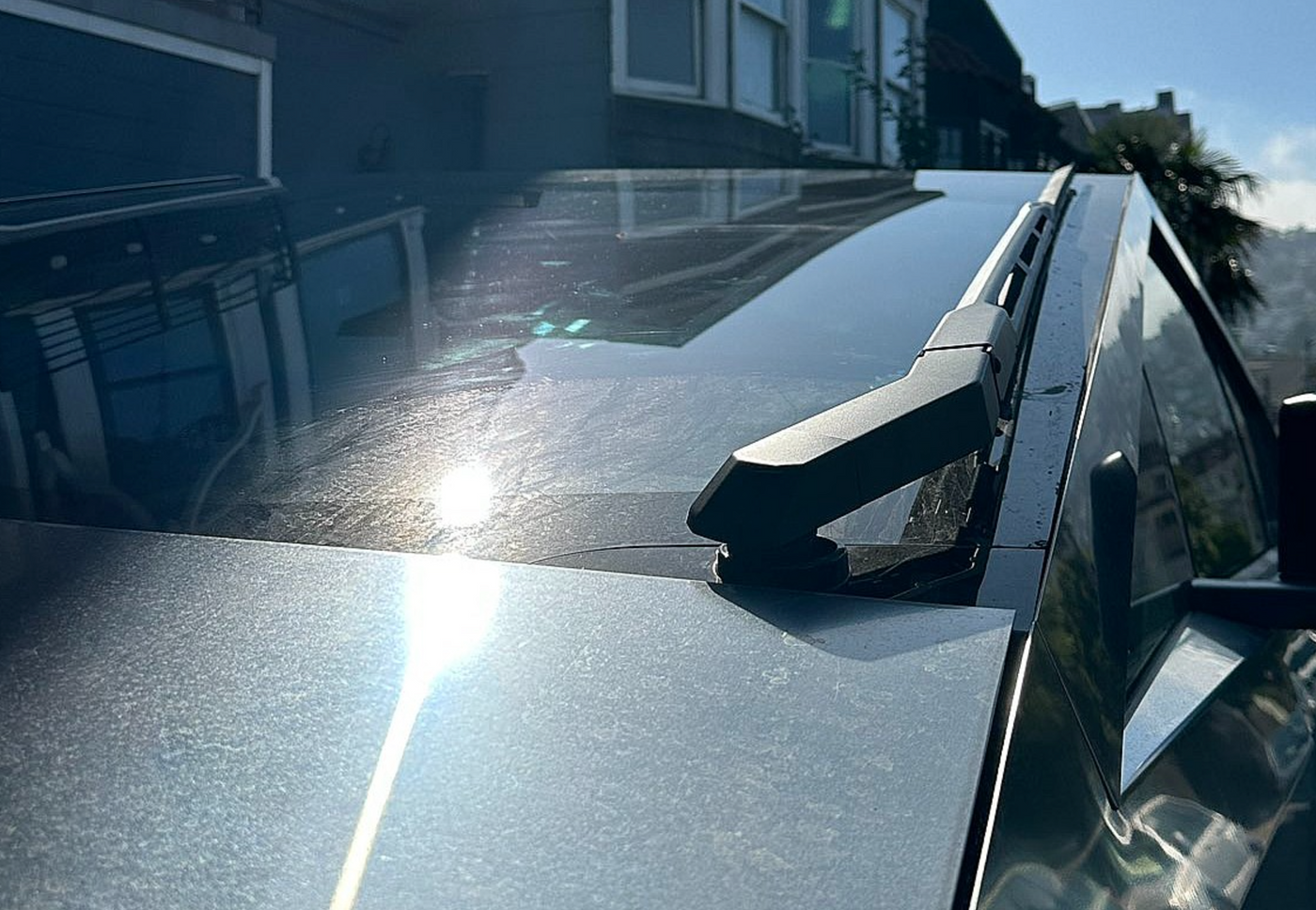 Tesla lance une enquête technique sur les essuie-glaces du Cybertruck – Hub
