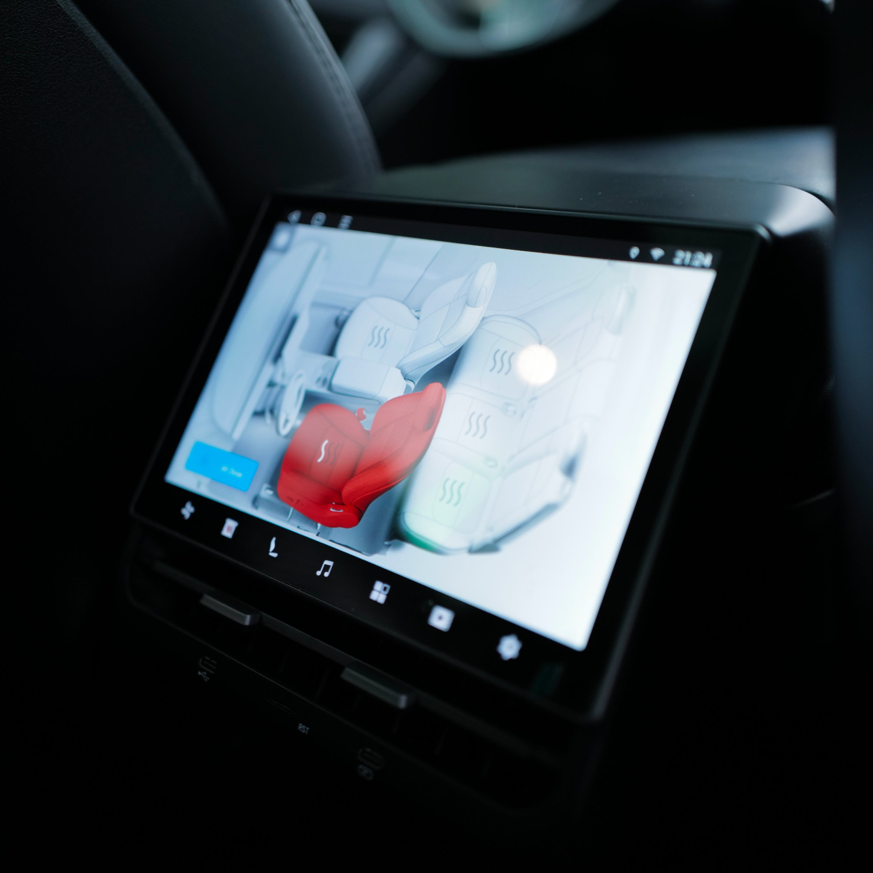 Rear Display Ultra for Tesla Model 3 & Y – Hub